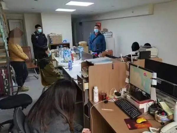 新生儿信息遭泄露，一案双查！