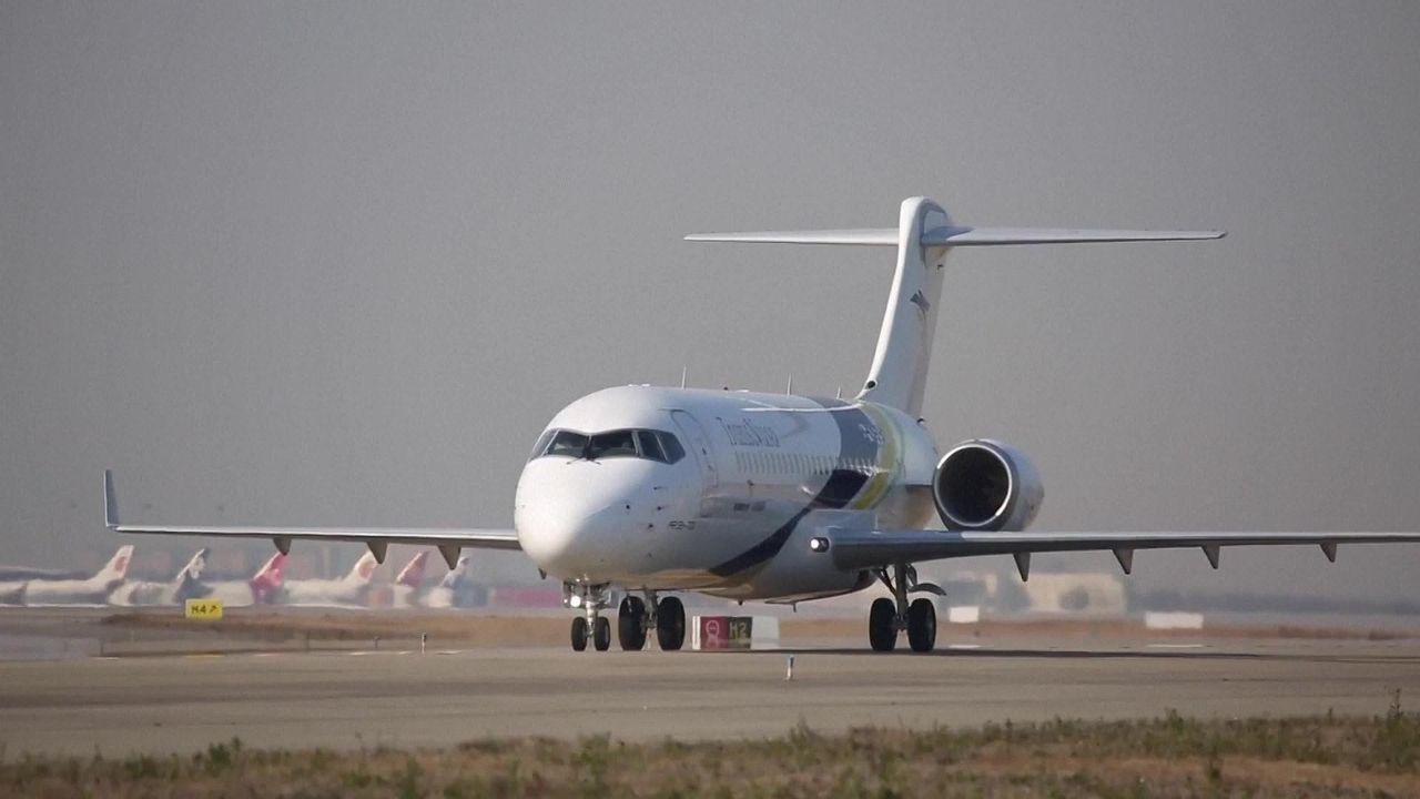 15年前的今天，ARJ21-700成功首飞