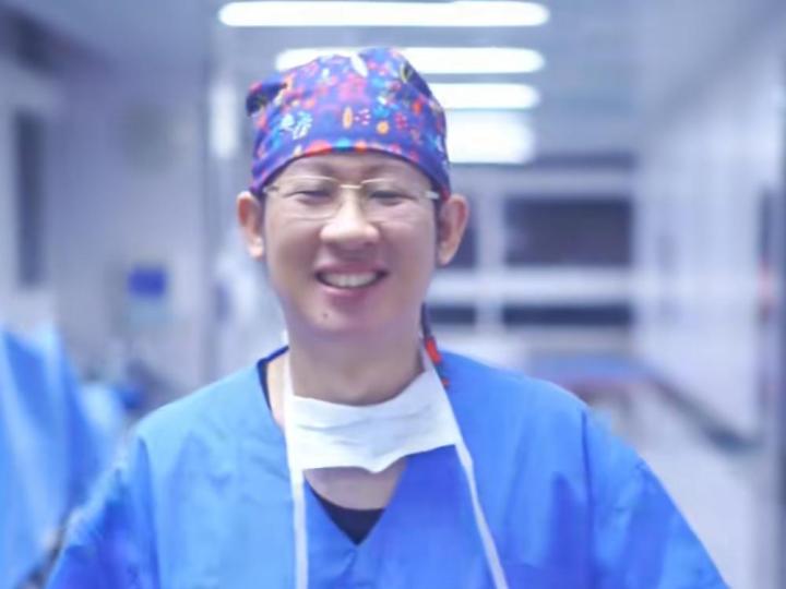 慢摇DJ搭配补钙神曲,杭州一年轻医生科普视频获赞已超1600万 慢摇DJ搭配补钙神曲,杭州一年轻医生科普视频获赞已超1600万