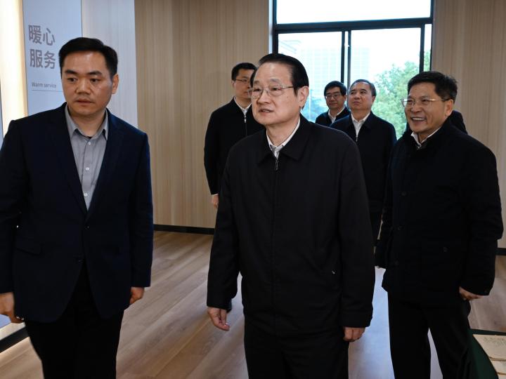 易炼红调研省教育厅:铸魂育人 优质公平 改革创新 聚人成事 为勇当先行者谱写新篇章打基础强支撑创优势赢未来