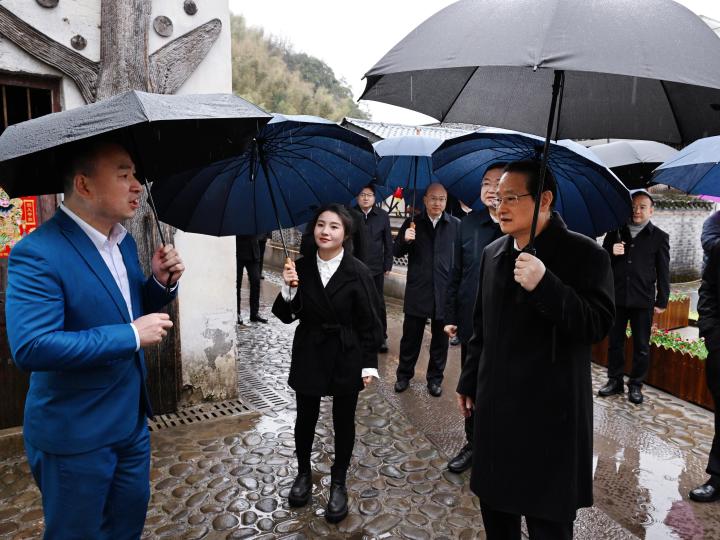 易炼红在淳安县调研:把下姜村建设得更美好让老百姓生活得更幸福 在推进乡村全面振兴中实现城乡和美全域共富