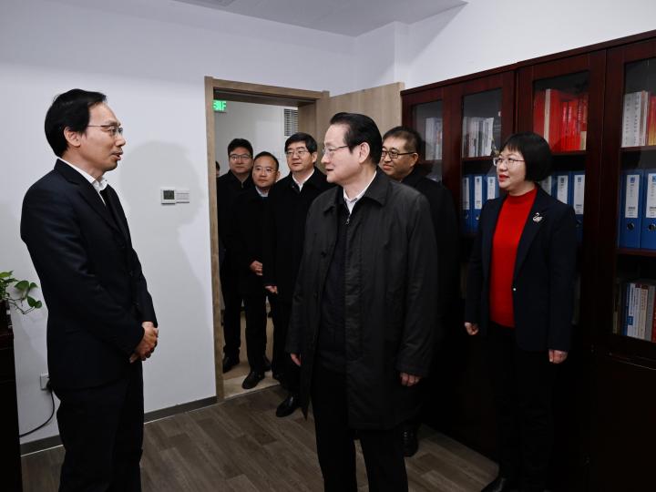 易炼红调研省委金融办:各尽其能 各展其才 大显身手 建功立业 坚定不移推进中国特色金融发展之路省域实践