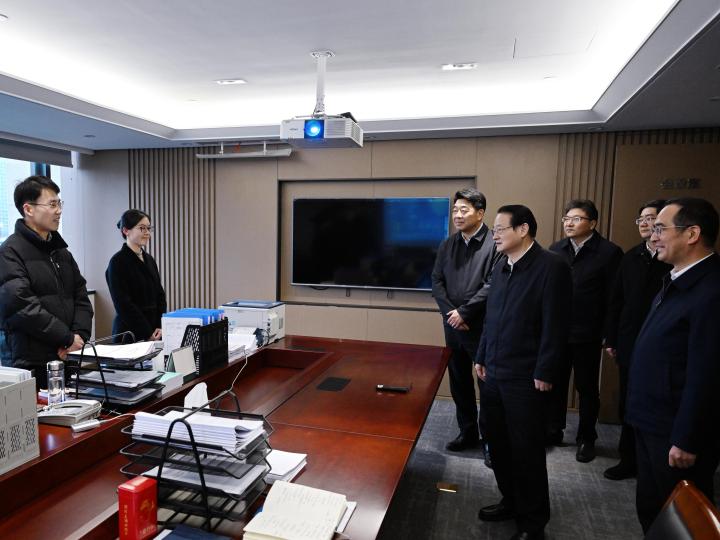 易炼红调研省建设厅:以人民满意为标准改革创新为动力提质增效为目标 推动住房和城乡建设事业高质量发展