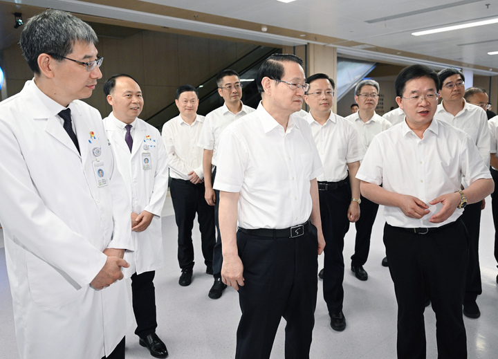 易炼红在衢州调研上半年经济社会形势和 三支队伍”建设情况:以高质量高水平项目推动高质量发展 加快探索新质生产力实现路径