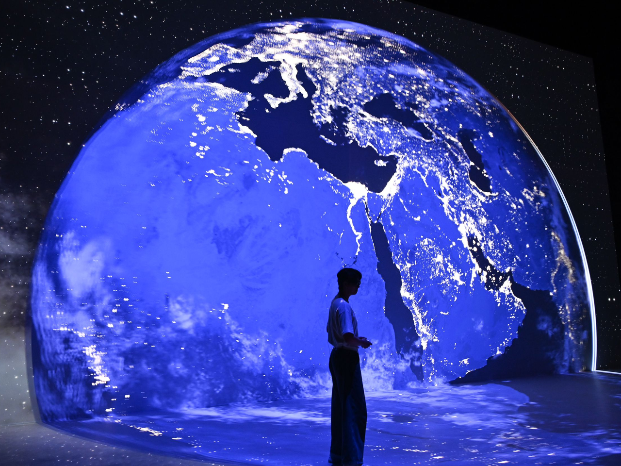 中国首个数字文娱极致体验产业集群，浙江城市文旅地标“M511光影汇”开门迎客