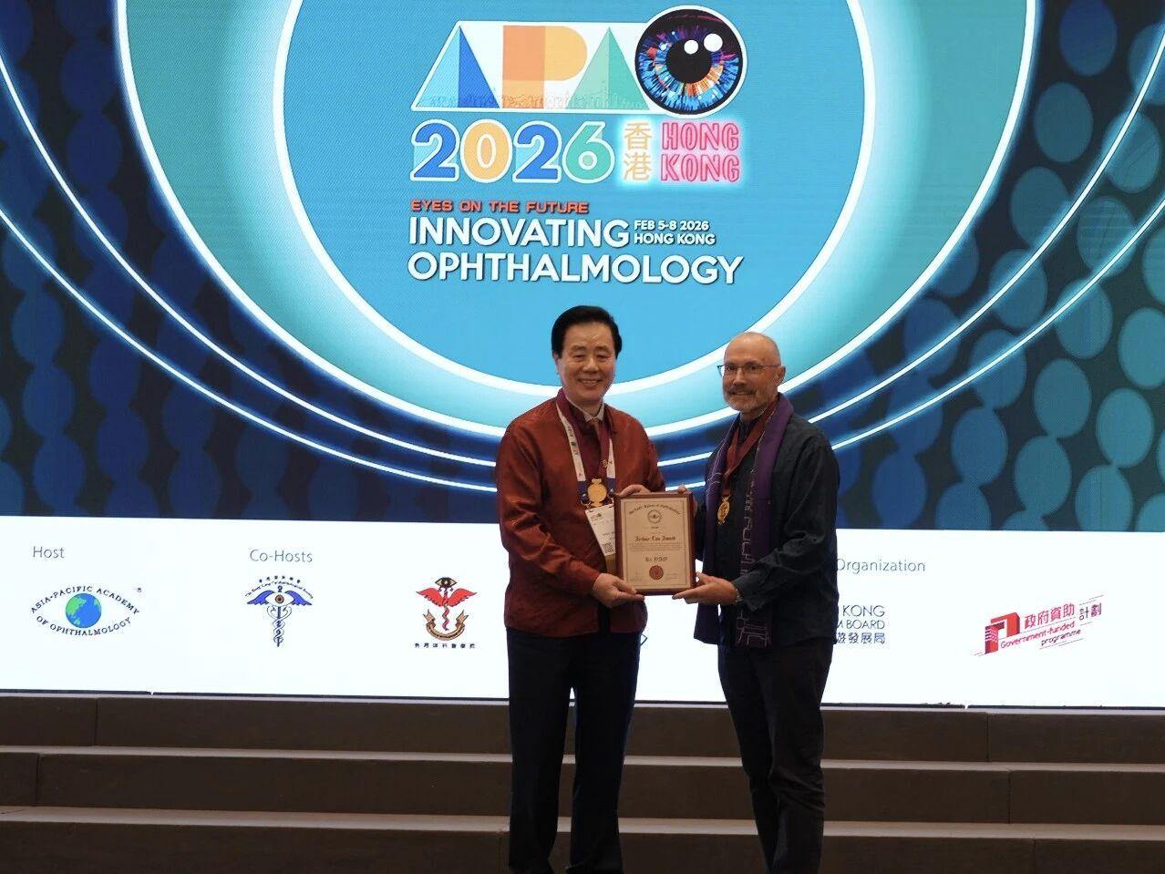 重磅！姚克荣获亚太眼科学会Arthur Lim大奖