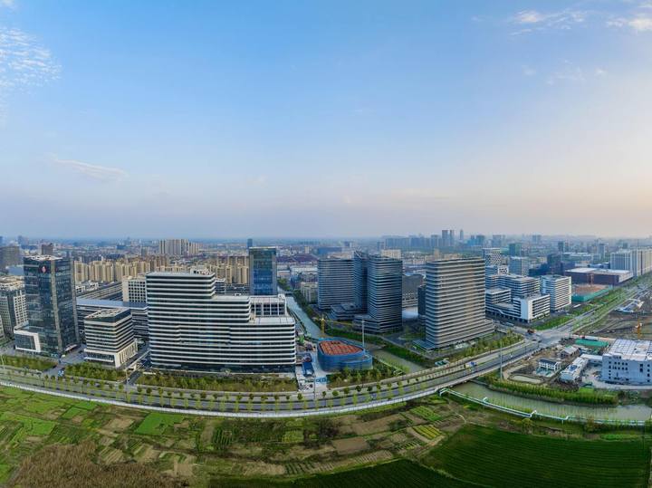 彬彬有理看桐乡丨振翅欲飞的濮院,剑指 临空经济”!
